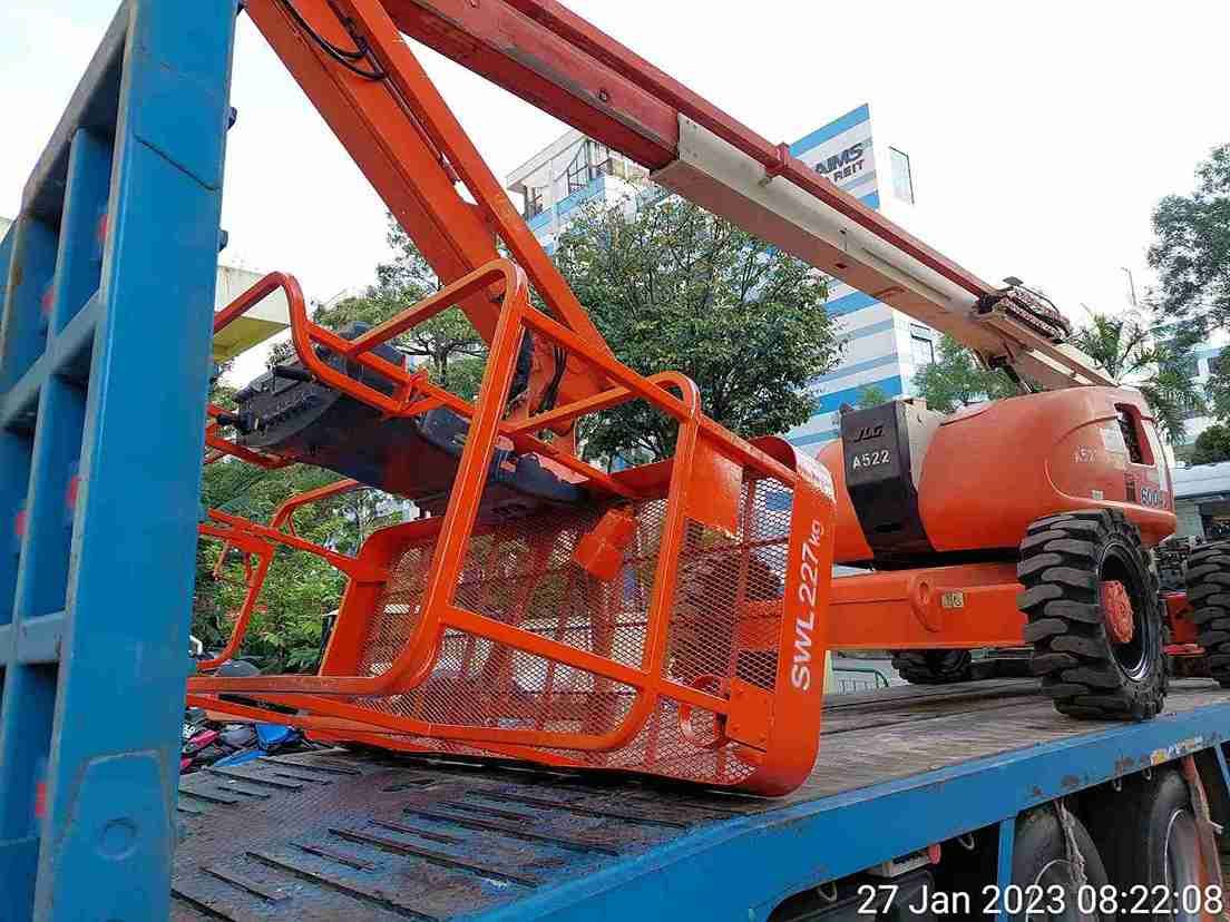 JLG Boom Lift Model JLG600AJ | Jpn Industrial Trading Pte Ltd | SG