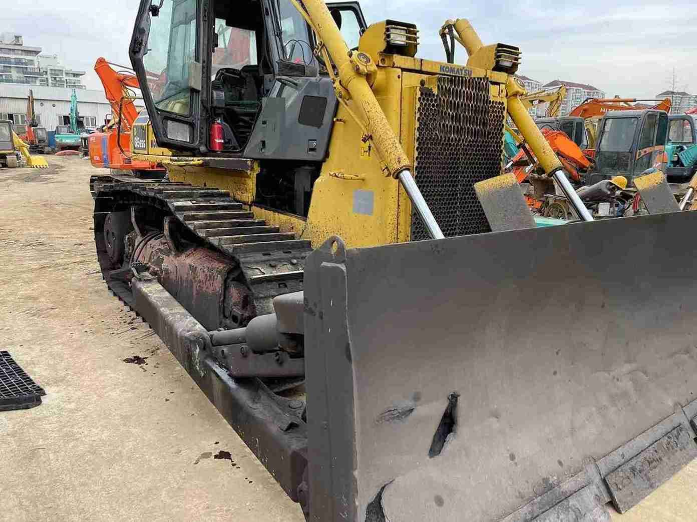 Komatsu Bulldozer Model D85ESS-2 | Jpn Industrial Trading Pte Ltd | SG