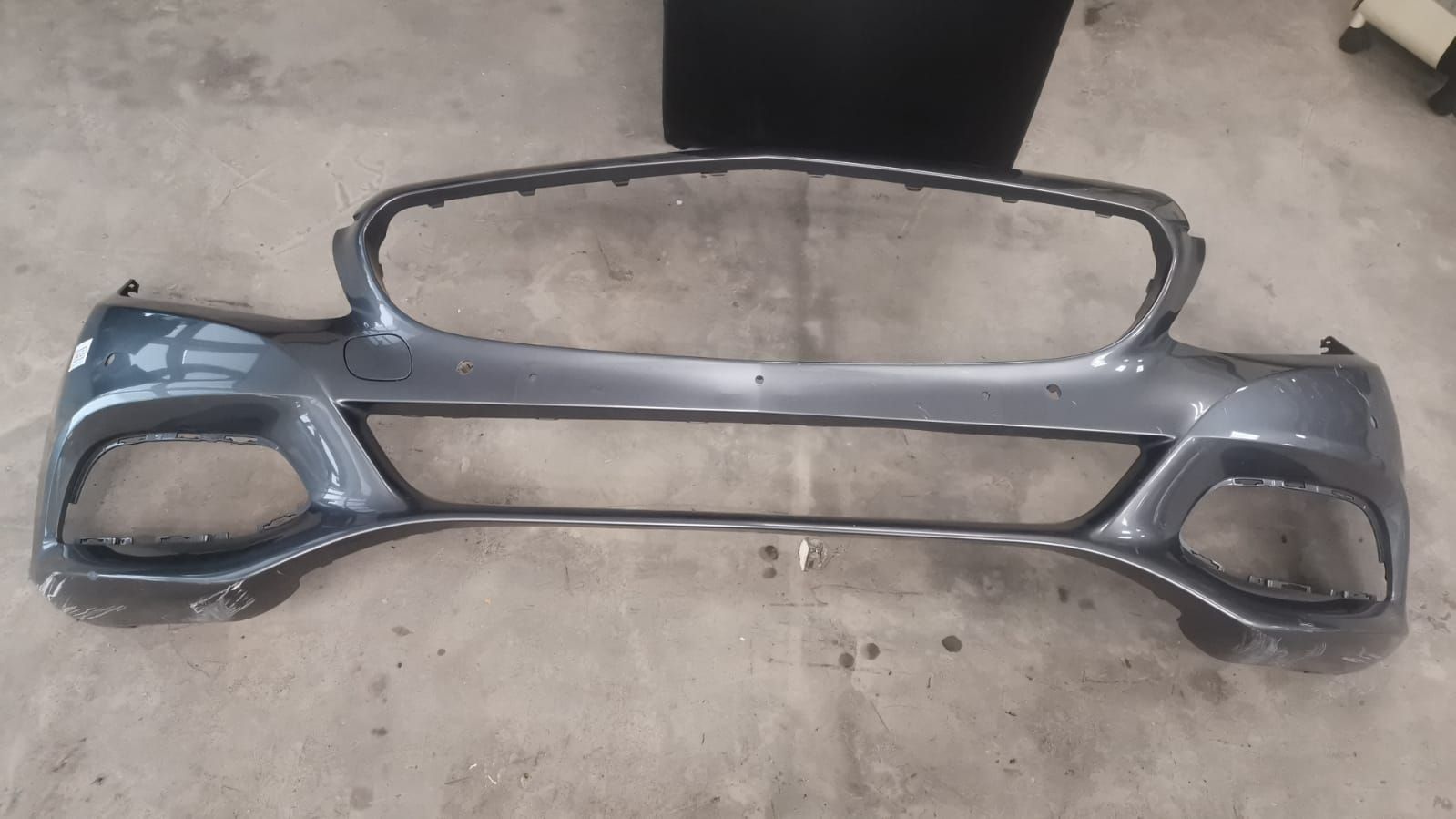 【Like New!】Mercedes Benz C Class W205 Front Bumper