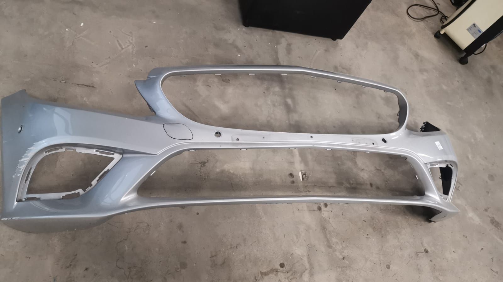 【Like New!】Mercedes Benz C Class W205 Front Bumper