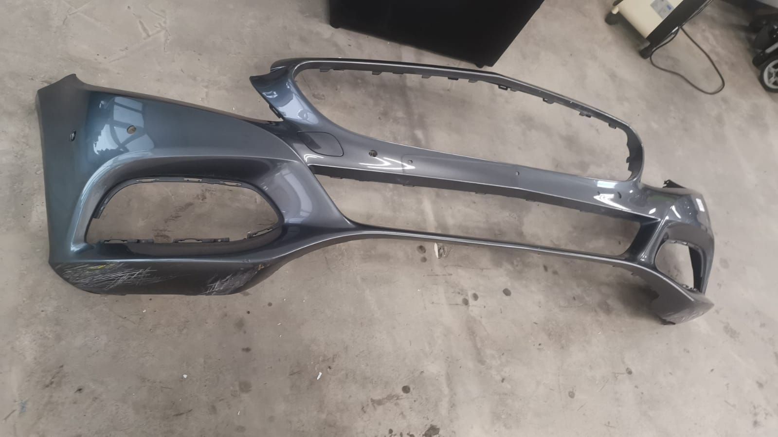 【Like New!】Mercedes Benz C Class W205 Front Bumper