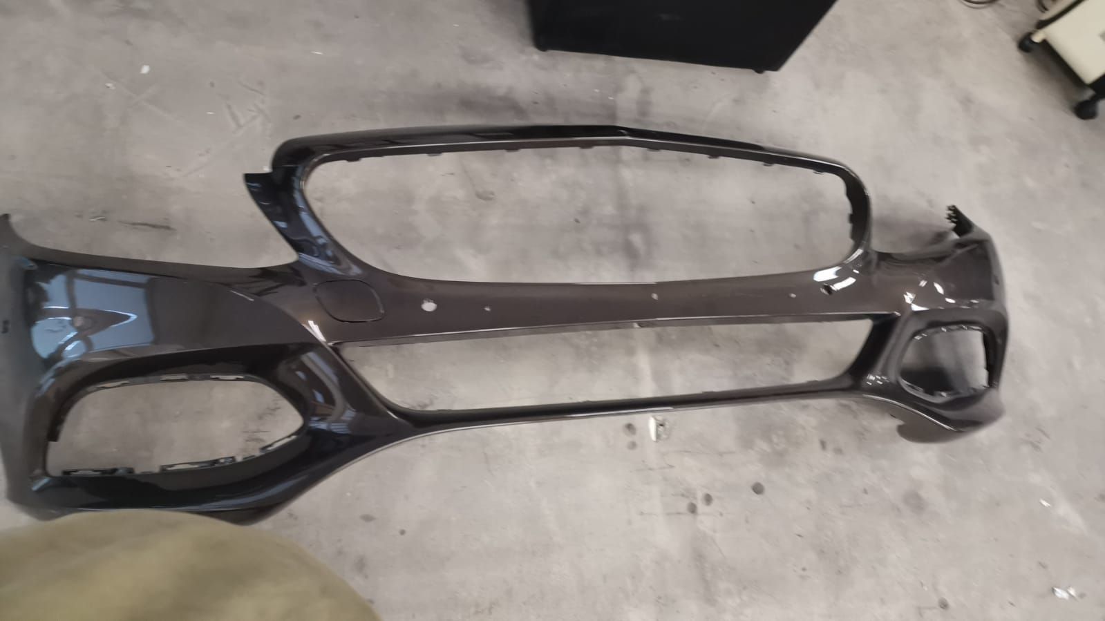【Like New!】Mercedes Benz C Class W205 Front Bumper
