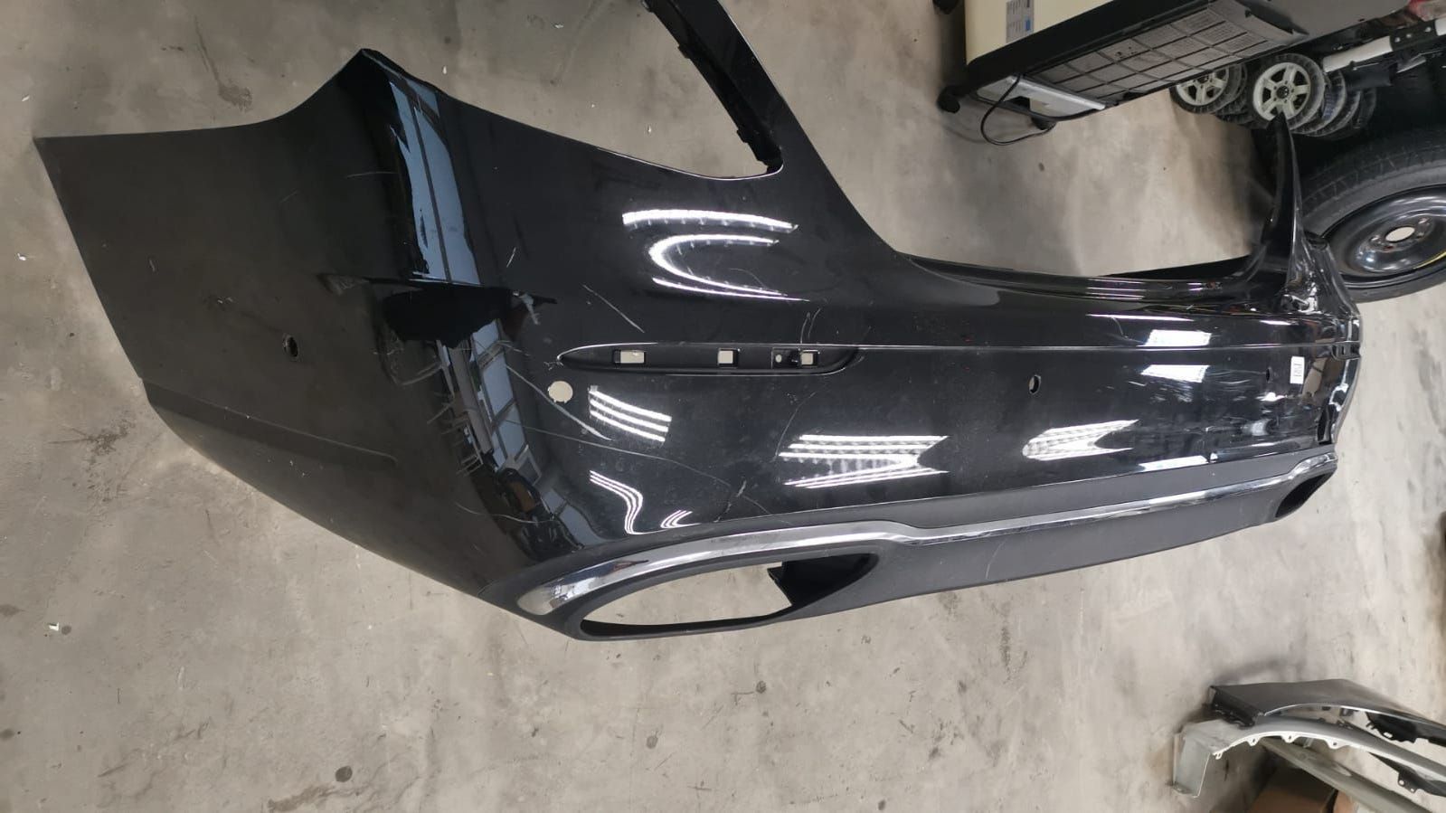 【Like New!】Mercedes Benz E Class W213 Rear Bumper